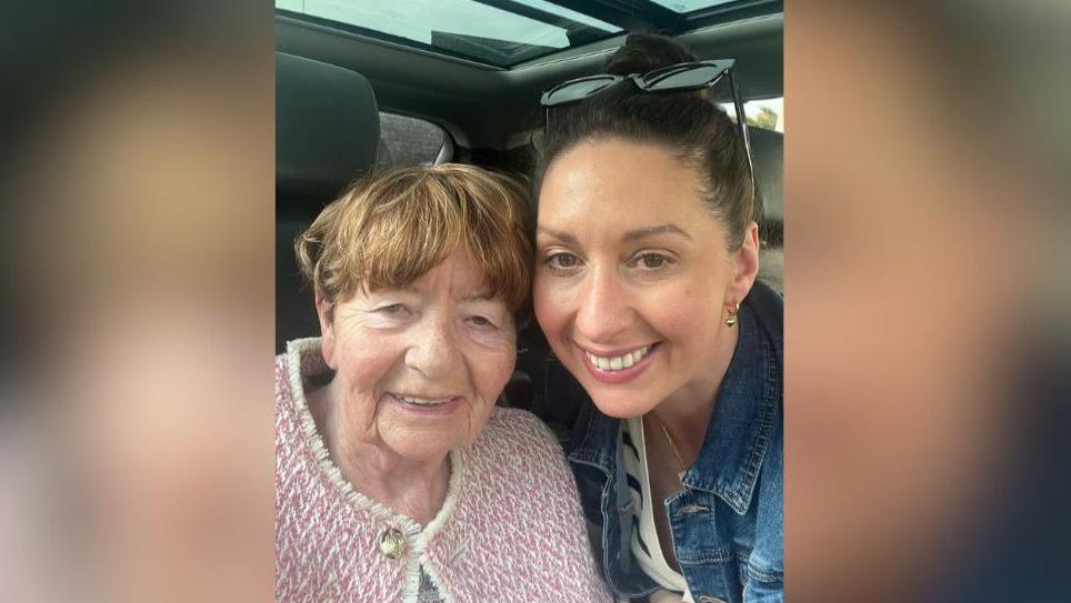 Traitors: Rachel Duffy on 'lowest of lows' of mother's death - BBC News