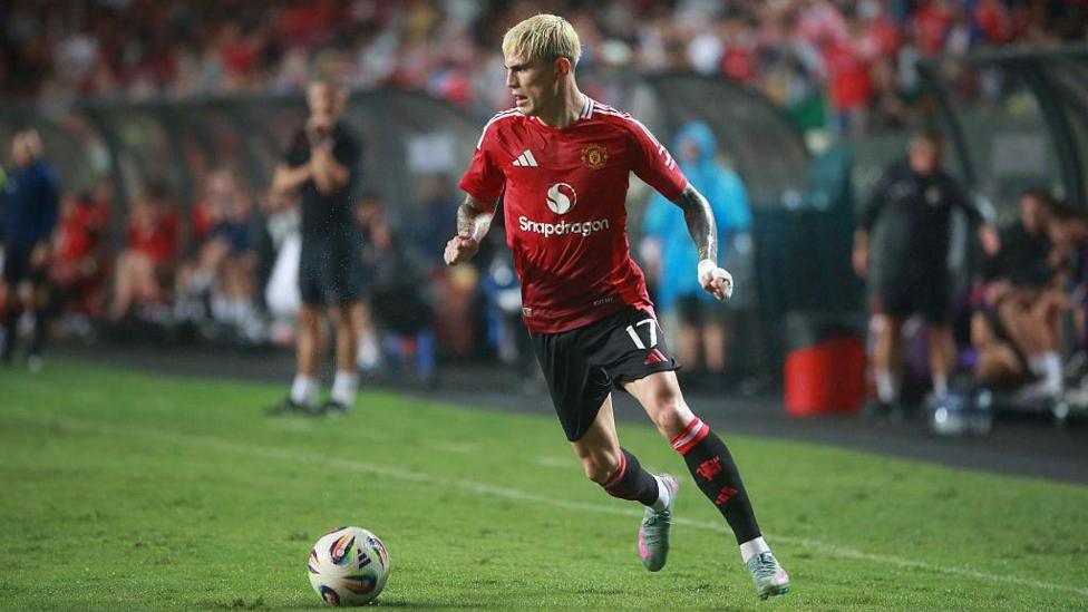 Man Utd news: What went wrong for Alejandro Garnacho? - BBC Sport