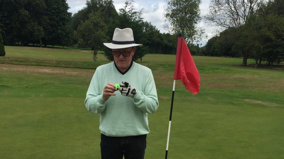 Golfers digest plan to partially rewild Devon course - BBC News