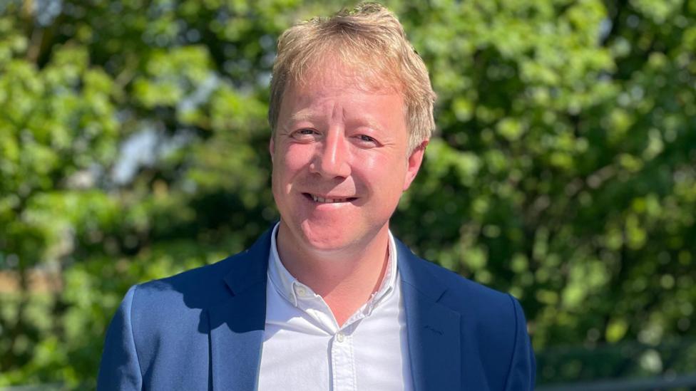 Options for Cambridgeshire's unitary councils announced - BBC News