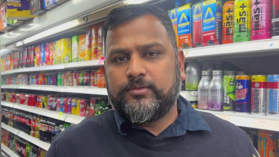 Met Police urges businesses to report shoplifting offences - BBC News