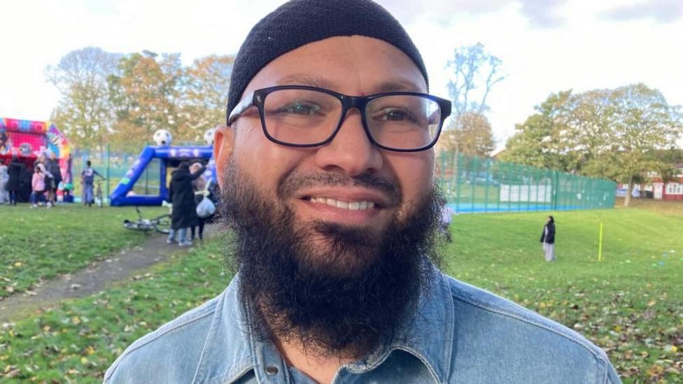 Greens new deputy leader Mothin Ali 'racially abused on holiday' - BBC News