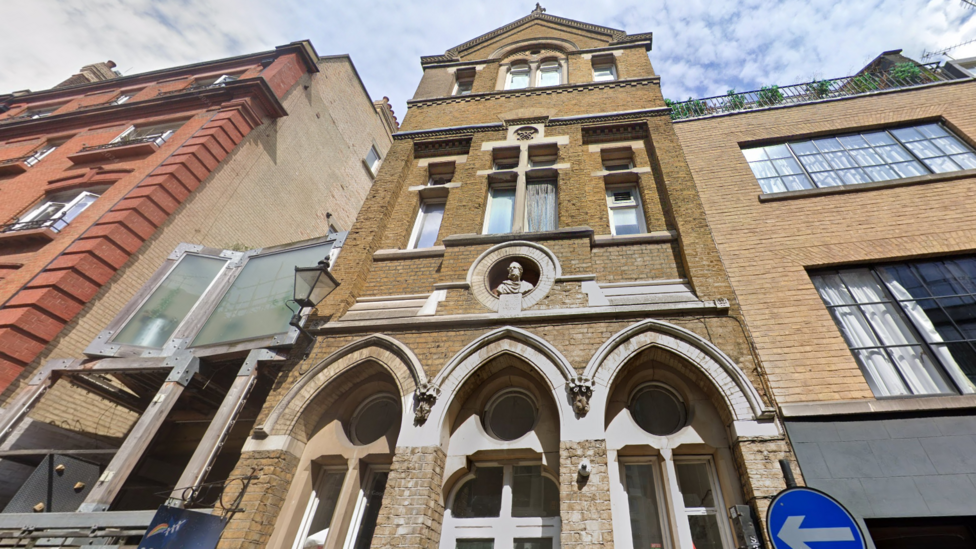 The last primary school in Soho - BBC News