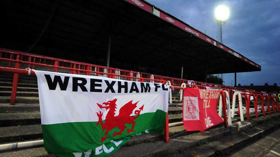 Wrexham FC: Council pledges funding for new Kop stand - BBC News