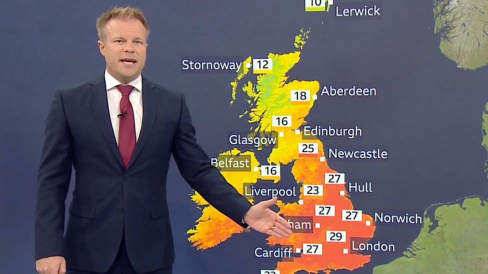 Ydy hi'n amser newid sut rydym ni'n trafod tywydd poeth? - BBC Cymru Fyw