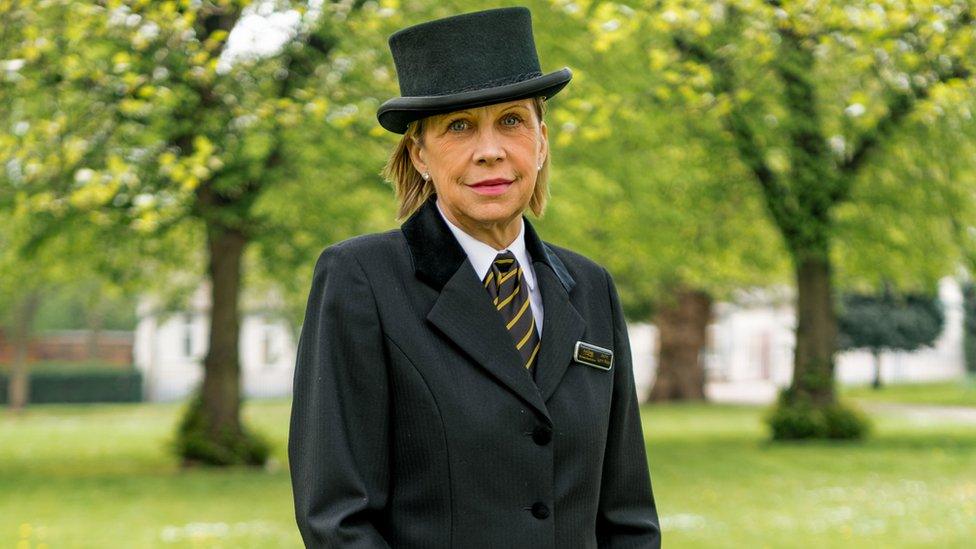 Nottingham funeral directors taking Covid swabs from deceased - BBC News