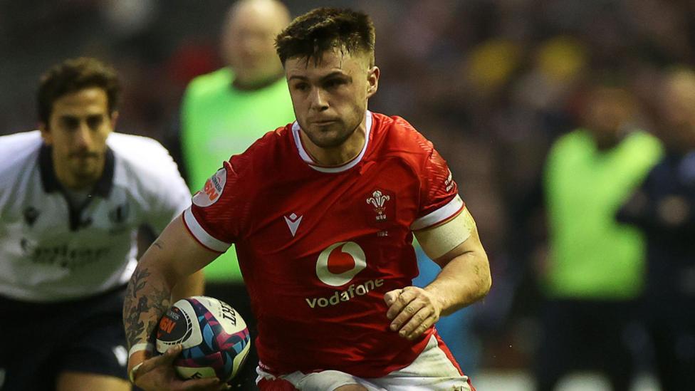Six Nations: Wales set to give centre Joe Roberts wing role against ...