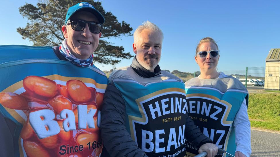 RAF crew from Cornwall begin 67-mile food bank challenge - BBC News