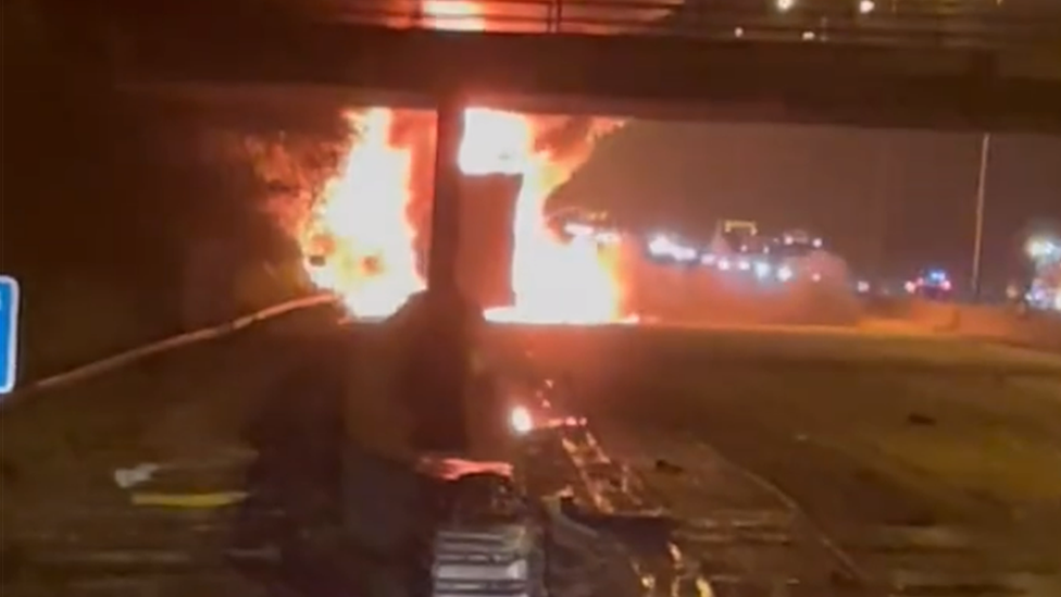 M25 lorry fire and breakdown cause delays around the motorway - BBC News