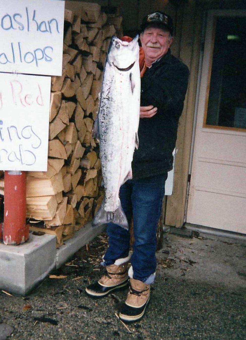 What writing about death taught one woman about life - BBC News