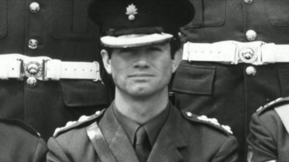 Robert Nairac: First search for murdered Army captain begins - BBC News