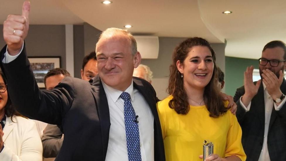 Liberal Democrats: Stunts and substance saw party smash records - BBC News