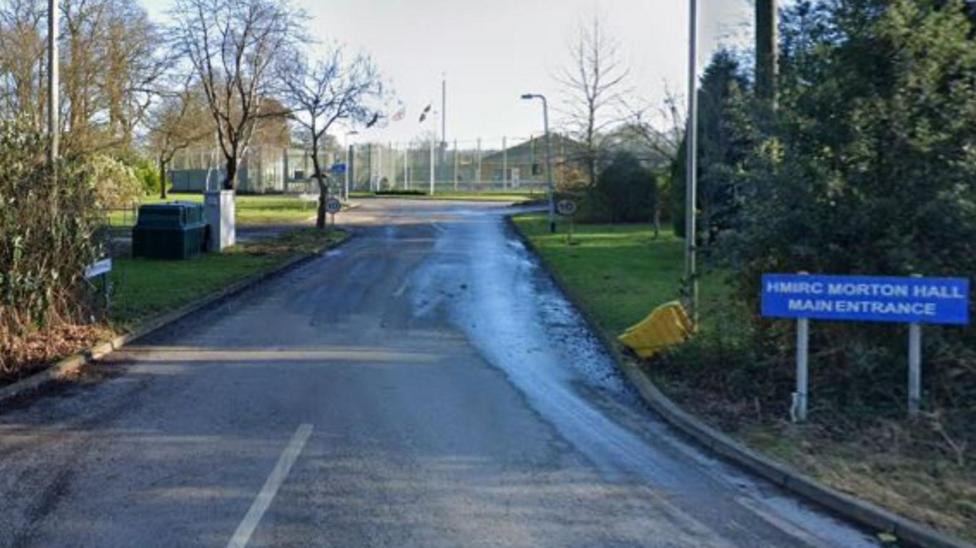 HMP Morton Hall report lists 15 concerns but praises leadership - BBC News