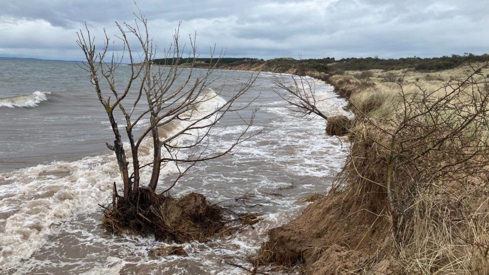 Climate change: The Scottish beaches with the missing sand - BBC News