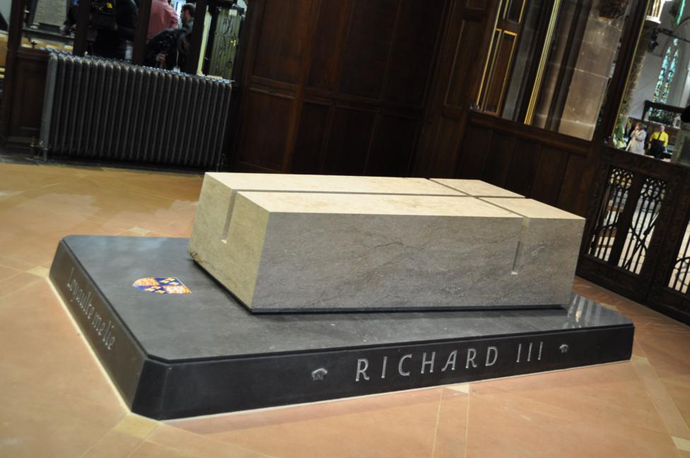 Richard III's final path to rest in Leicester 10 years on - BBC News