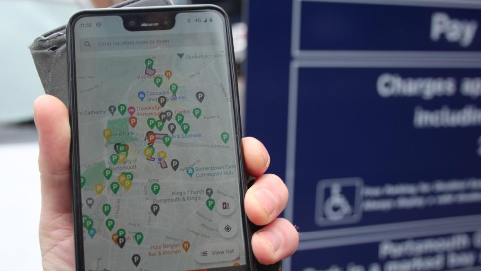 Portsmouth: Drivers warned about fake QR code parking scam - BBC News