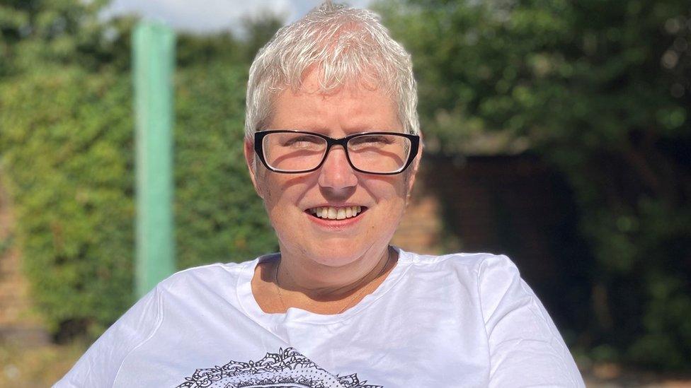 Loneliness sufferers urge others to get 'life-saving' help - BBC News