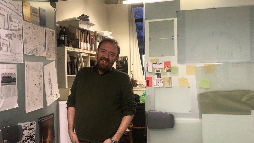 Unique 'dialectogram' drawings capture a regenerating city - BBC News