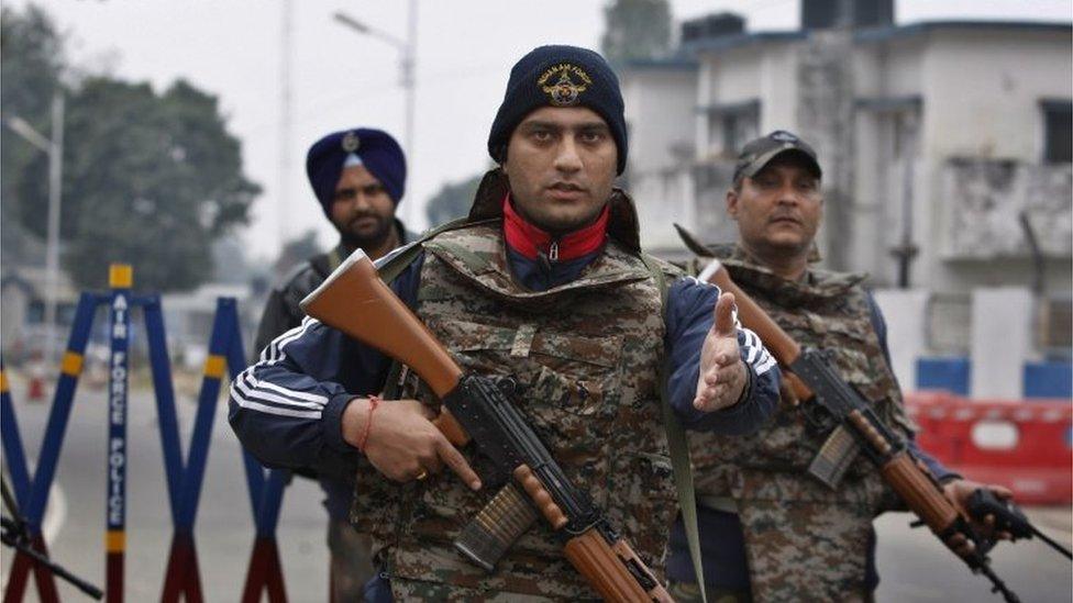 Pathankot: US 'expects' Pakistan to act against India attackers - BBC News