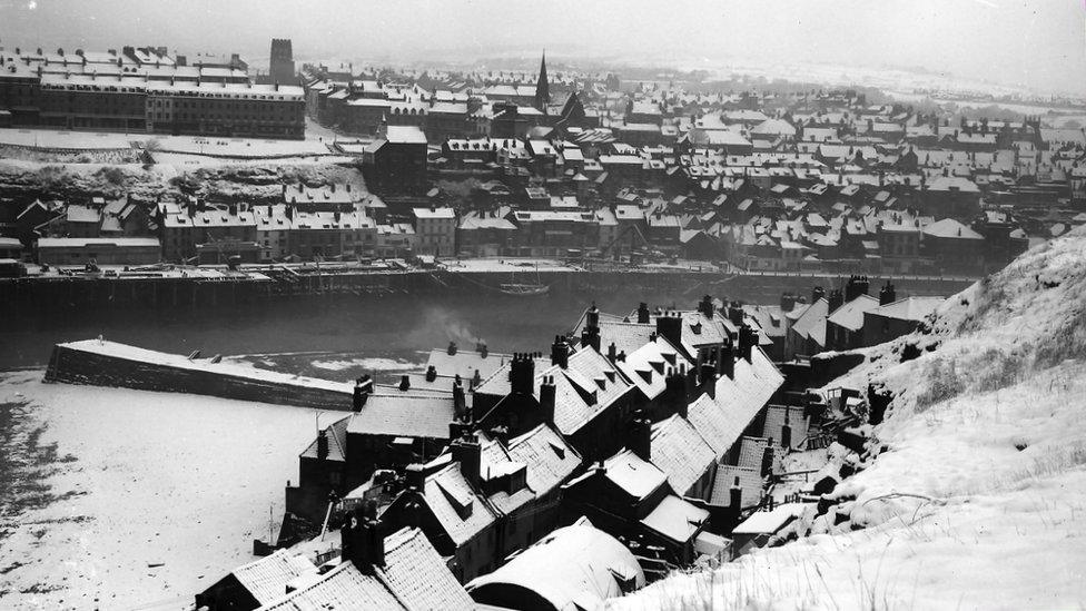 Whitby film brings old North Yorkshire Christmases to life - BBC News