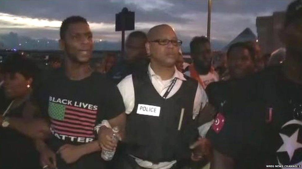 Police chief joins Black Lives Matter rally in Memphis - BBC News