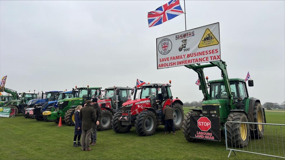 Tractor rally at Fakenham race meet in protest at tax plans - BBC News