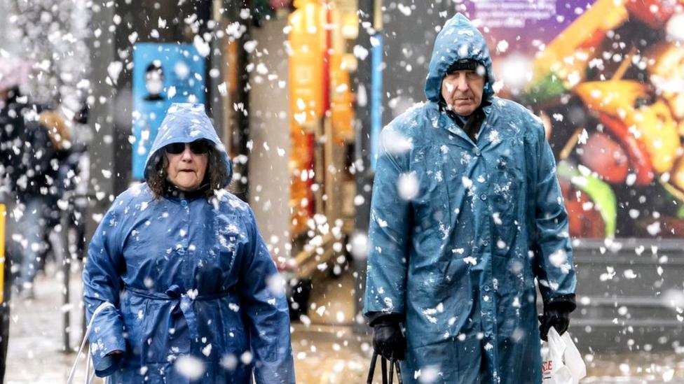 Storm Eunice carves deadly trail across Europe - BBC News