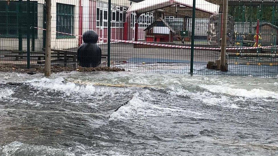 Hackney Council criticise Thames Water over repeated floods - BBC News