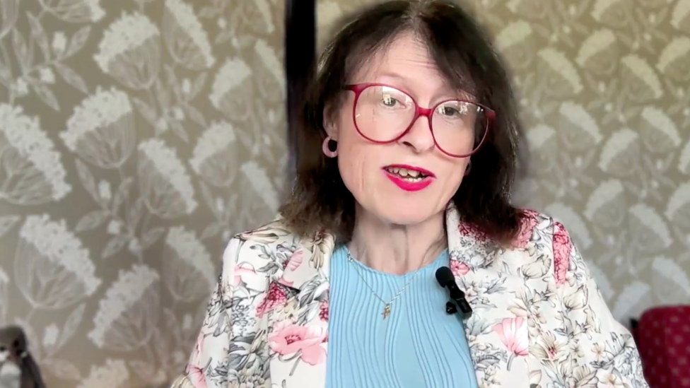 Trans former judge to challenge Supreme Court's gender ruling - BBC News