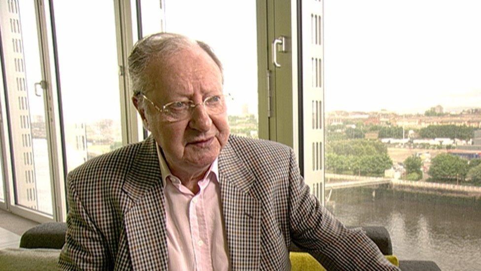 Tributes paid to former BBC news head George Sinclair - BBC News