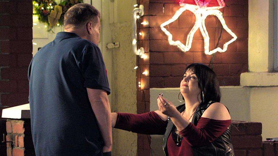 Gavin and Stacey Christmas special: Did Smithy say yes to Nessa? - BBC News