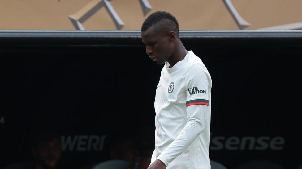 Chelsea news: Pat Nevin on Nicolas Jackson's future - BBC Sport