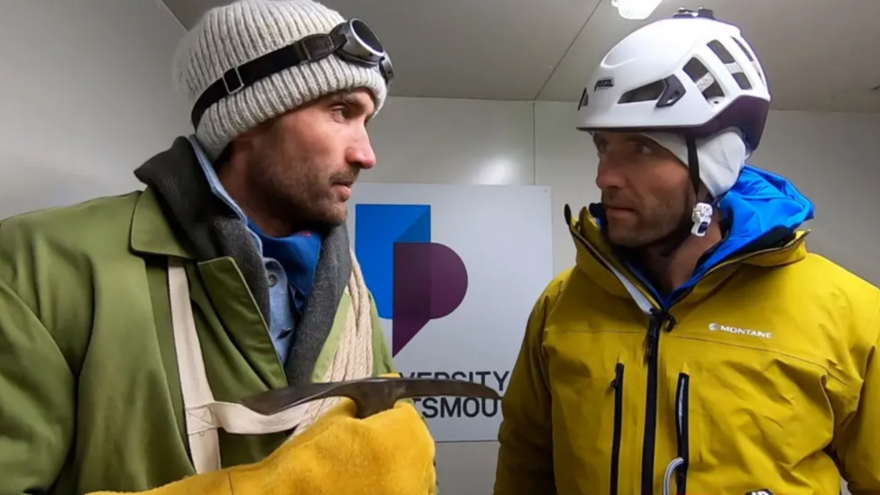 Devon's Turner Twins climb Himalayan mountain with 1920s kit - BBC News