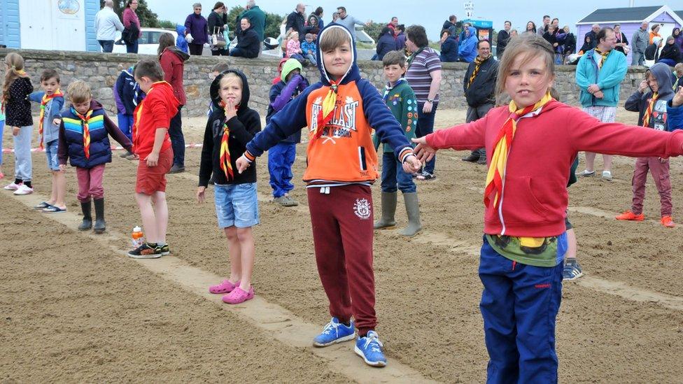 Sand angels world record bid held on Weston-super-Mare beach - BBC News