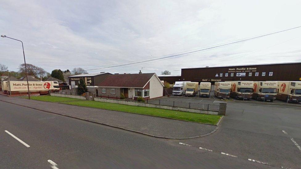 Assault victim 'fell into path of cars' in Blackburn - BBC News