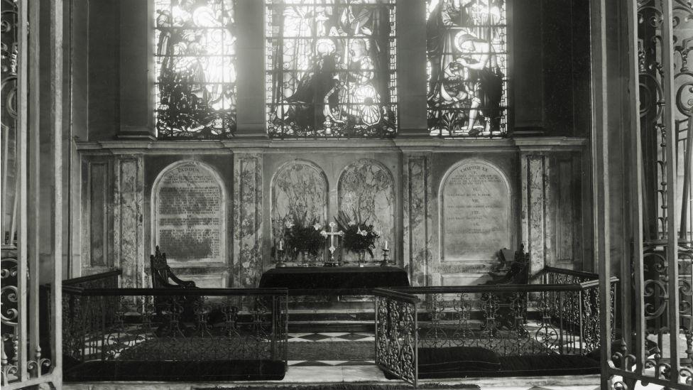 Photographs of Derby Cathedral from 1880s found - BBC News