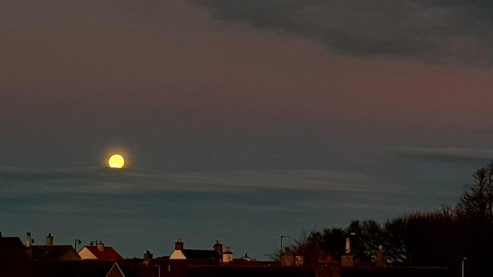 Your pictures of the supermoon over Scotland - BBC News
