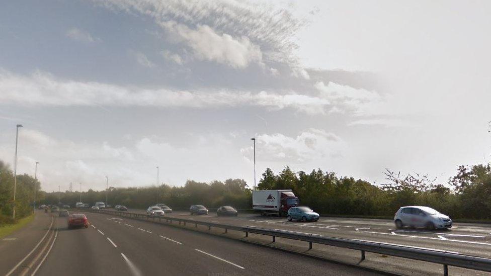 Man and woman die in Leicester car crash - BBC News