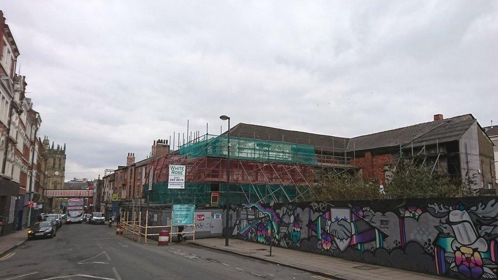 Leeds' First White Cloth Hall restoration plans approved - BBC News