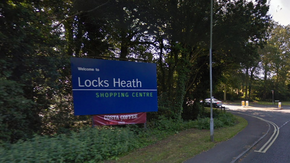 Car set alight at Locks Heath centre with teenager inside - BBC News