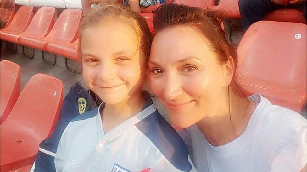 FIFA Women's World Cup 2019: Lionesses fans plan for semi-final - BBC News