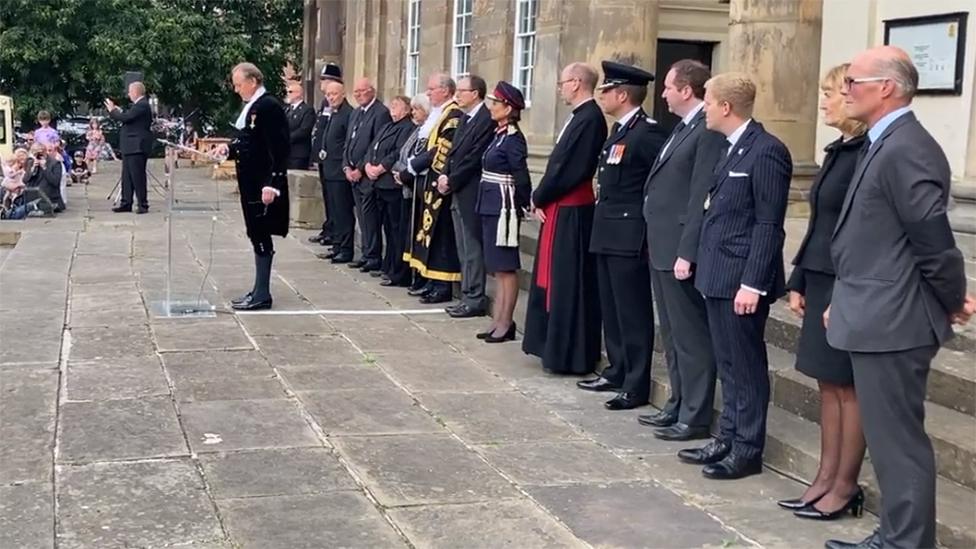 Queen Elizabeth II: Holgate Windmill pays tribute to Queen - BBC News