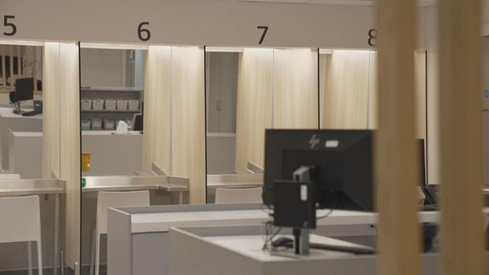 Inside the UK's first legal drug consumption room in Glasgow - BBC News