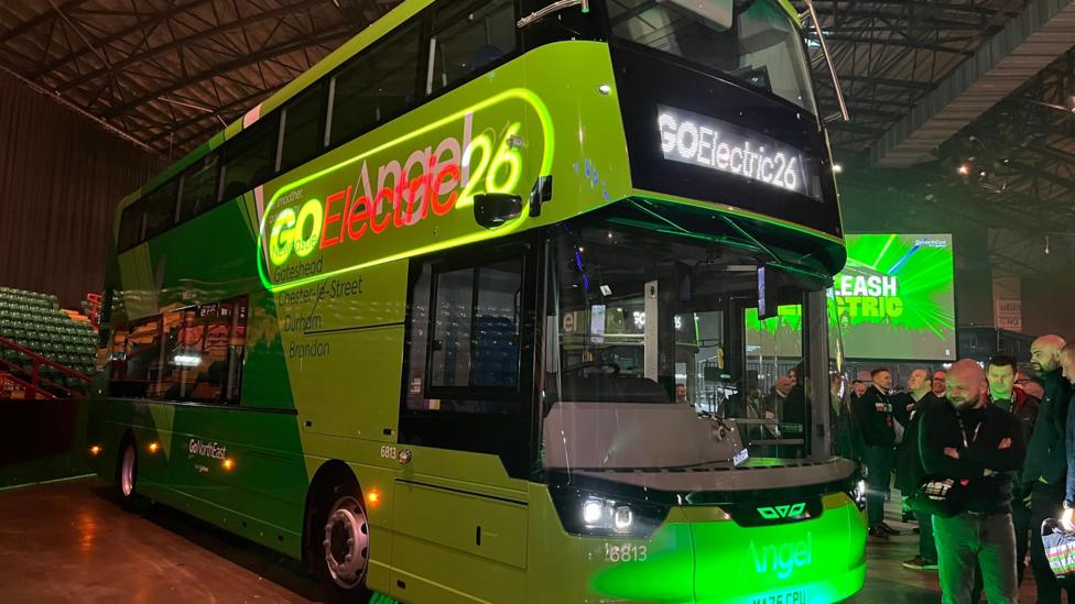 Go North East electric buses unveiled at Newcastle Utilita Arena - BBC News