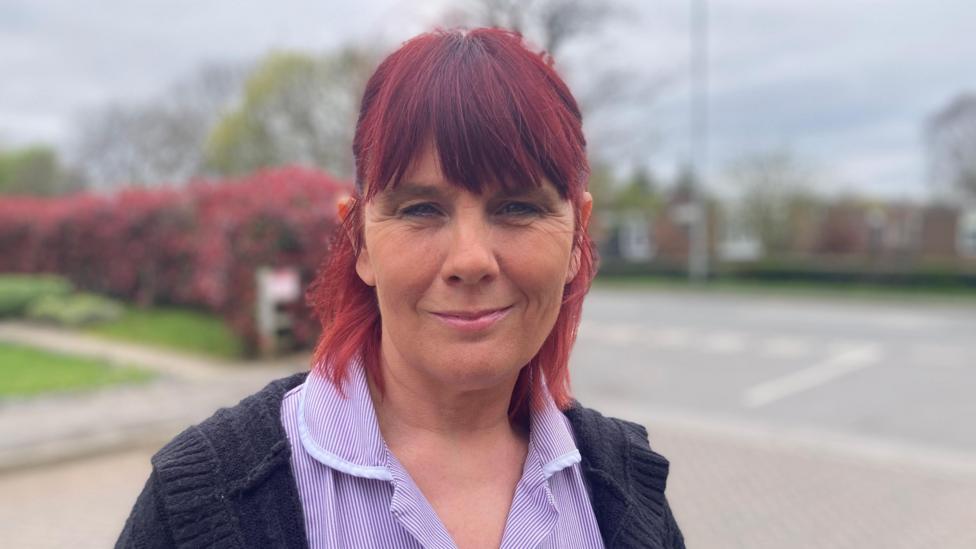 Royal Mail delivers card to Hull woman 27 years after it was posted ...