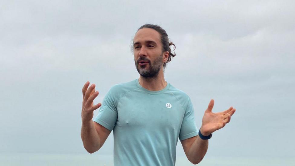 Joe Wicks 'proud' as he receives honorary degree - BBC News