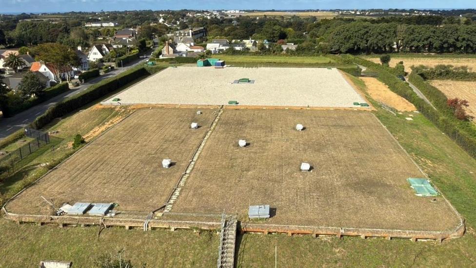 Work completed in £1.1m Guernsey reservoir upgrade - BBC News