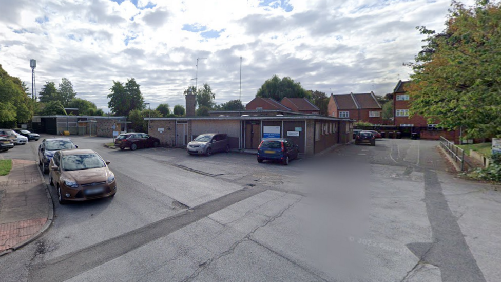 Sleaford site to be turned into car park to ease congestion - BBC News