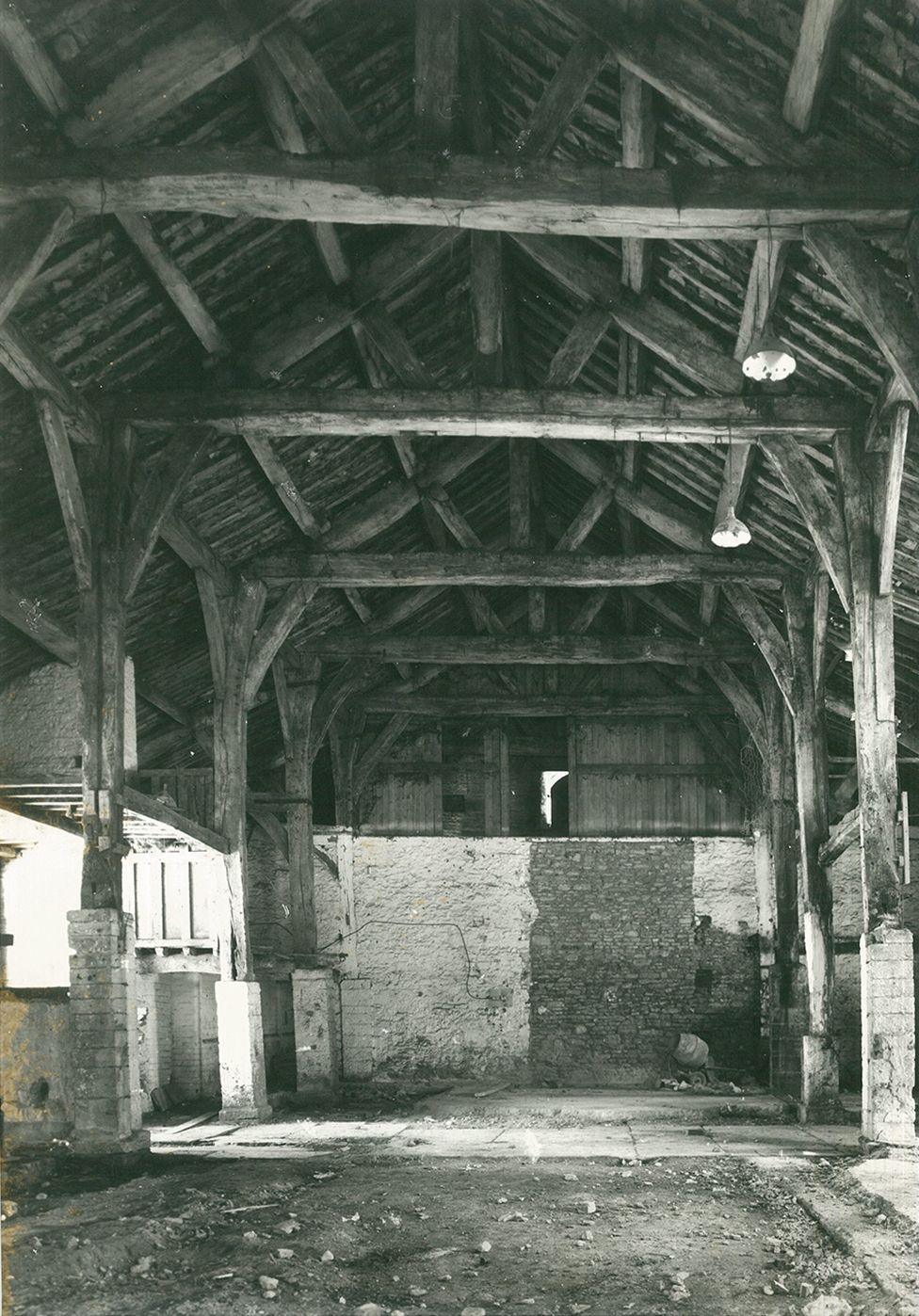 Mission to save 400-year-old Great Barn at Gawthorpe Hall - BBC News