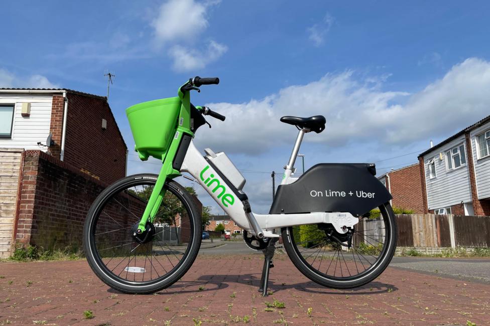 Lime bikes dumped in canals and rivers 'posing pollution risk' - BBC News